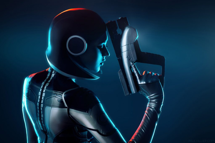 Самый сексуальный косплей героини игры Mass Effect | MAXIM